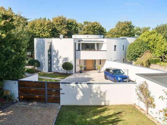 5 Bedroom Property