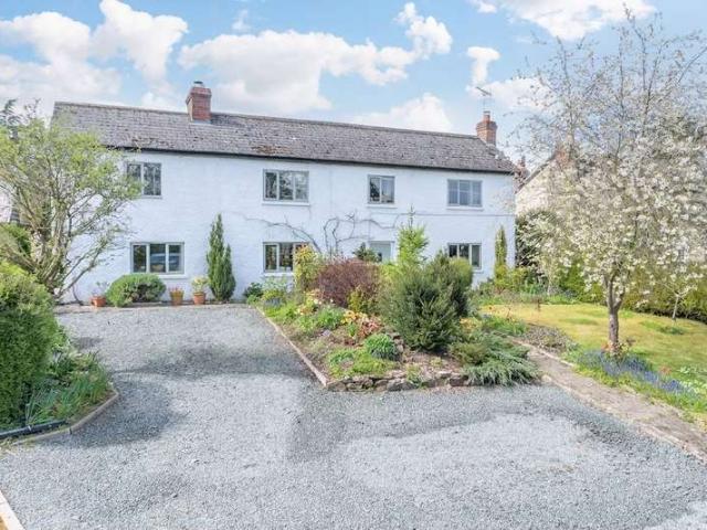 5 Bedroom Property