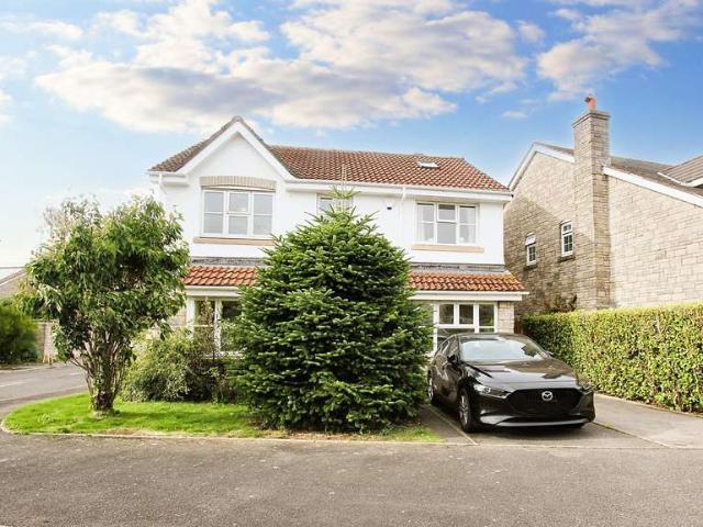 5 Bedroom Property