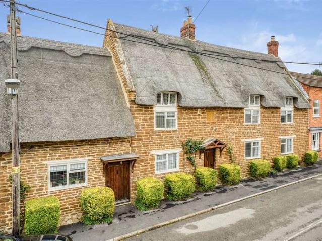 5 Bedroom Cottage House