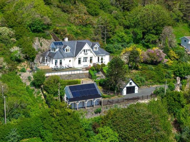 5 Bedroom Property