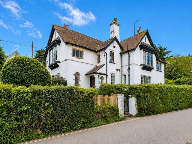 5 Bedroom Property
