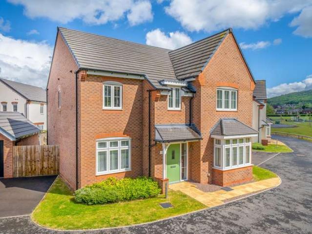5 Bedroom Property