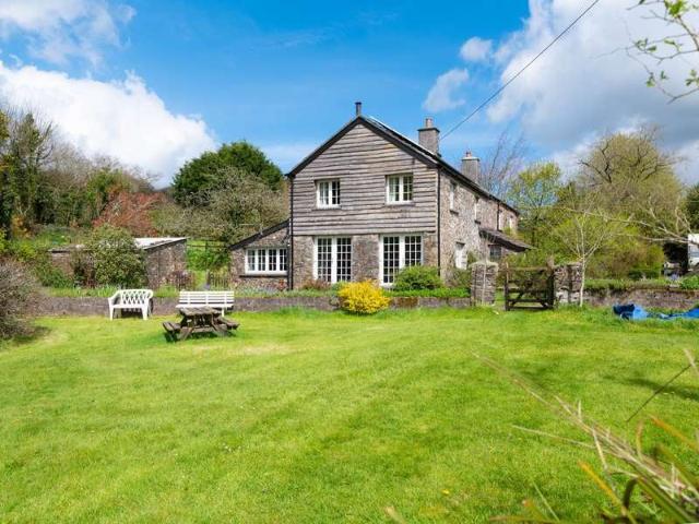 5 Bedroom Property