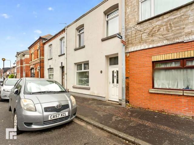 5 Bedroom Property