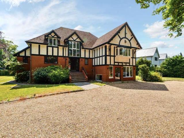 5 Bedroom Property