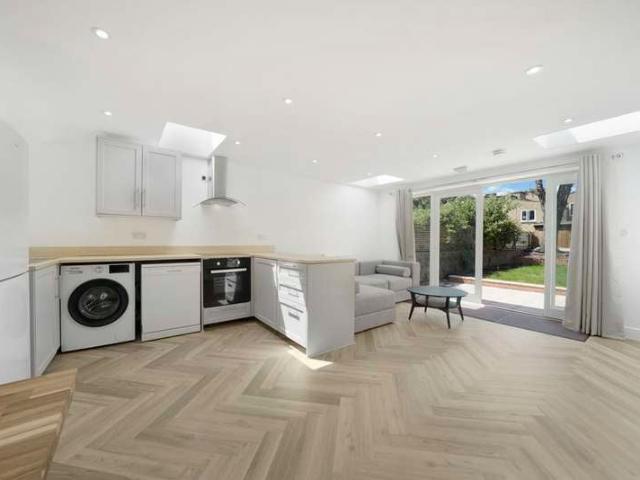 5 Bedroom Property
