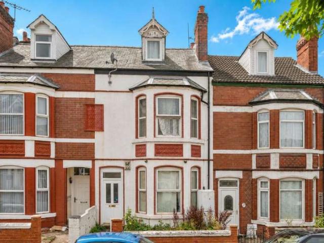 5 Bedroom Property