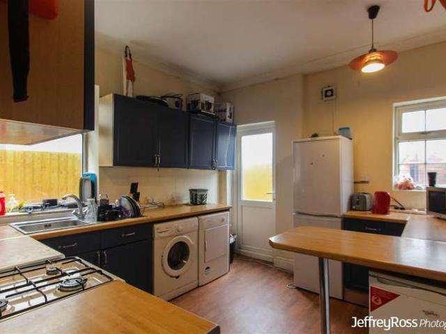 5 Bedroom Property