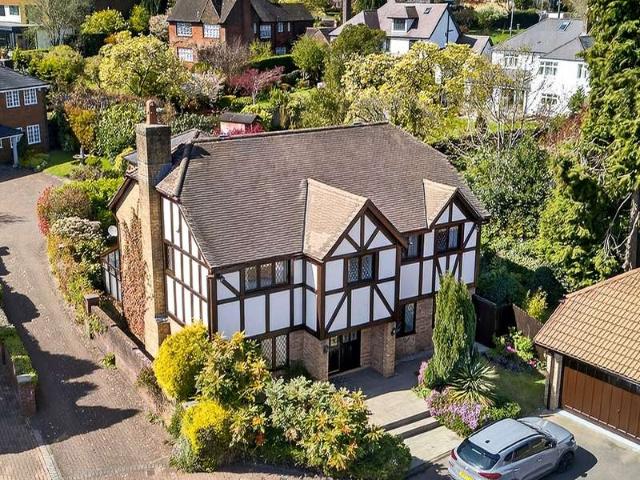5 Bedroom Property
