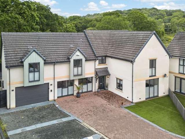 5 Bedroom Property