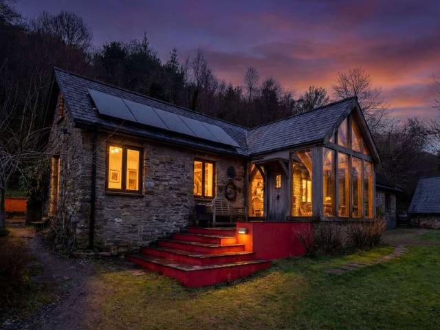 5 Bedroom Property