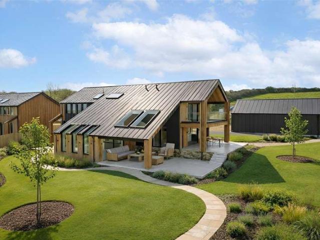 5 Bedroom Property