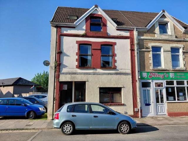 5 Bedroom Property