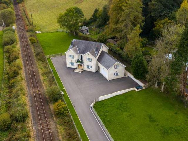 5 Bedroom Property