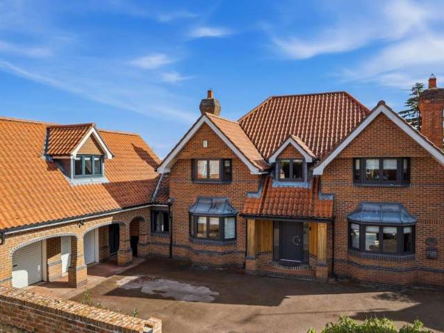 5 Bedroom Property