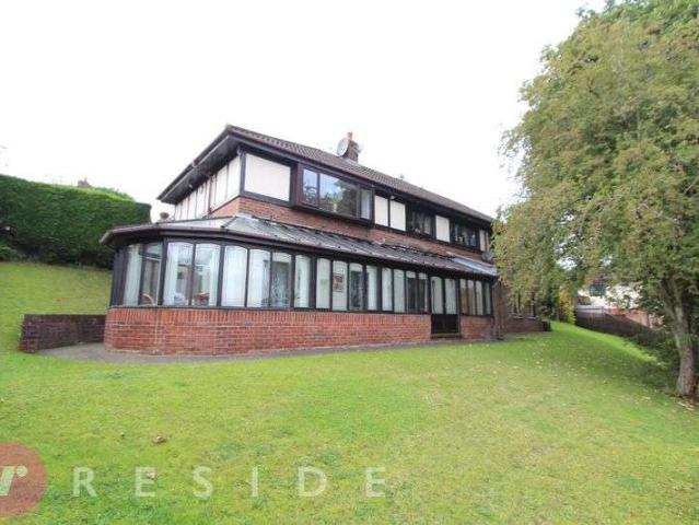 5 Bedroom Property
