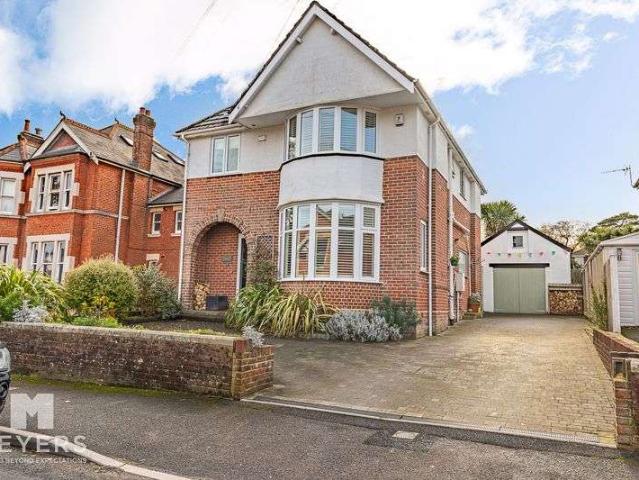 5 Bedroom Property