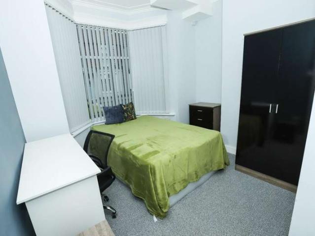 5 Bedroom Property