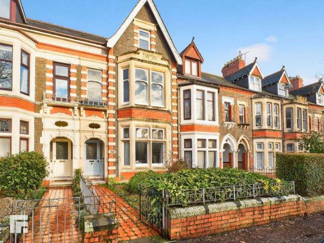5 Bedroom Property