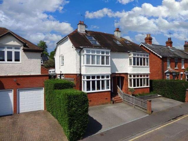 5 Bedroom Property