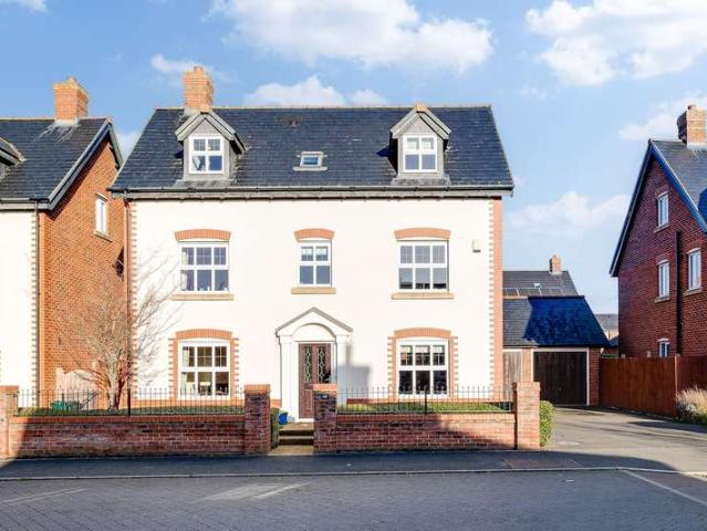5 Bedroom Property