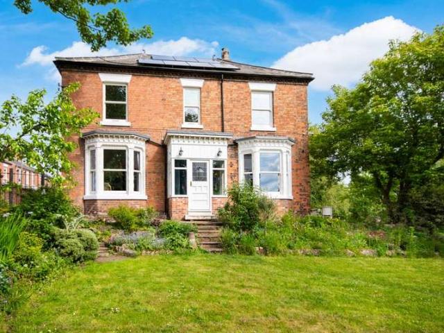5 Bedroom Property
