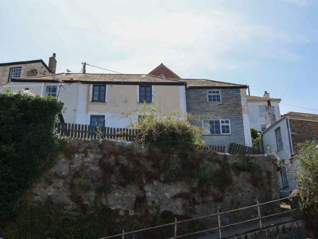 5 Bedroom Property