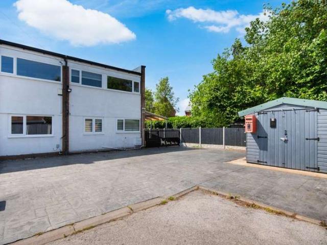 5 Bedroom Property