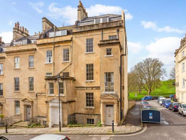 5 Bedroom Property