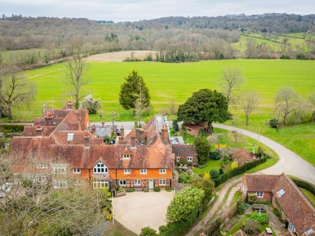 5 Bedroom Property