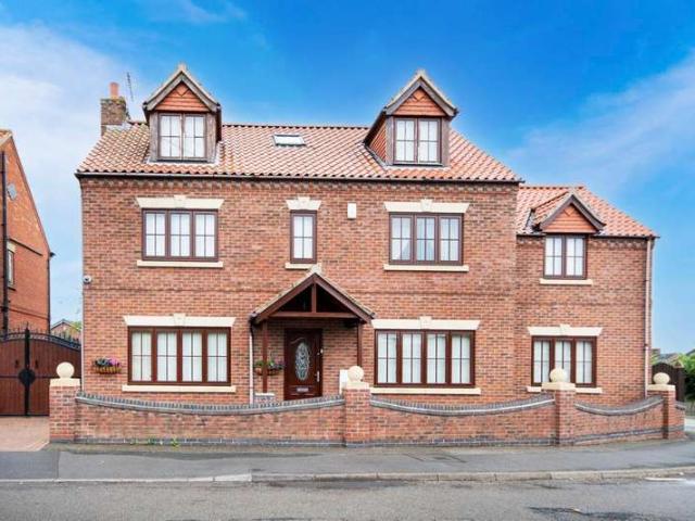5 Bedroom Property