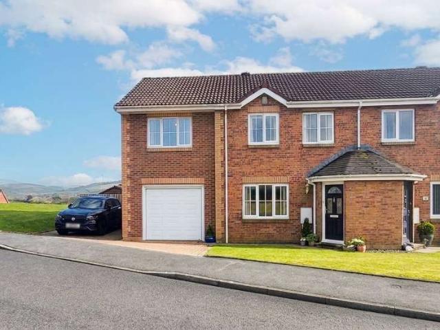5 Bedroom Property