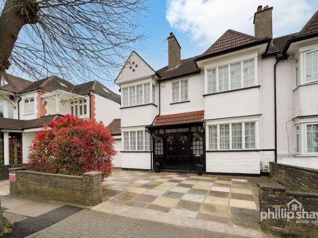 5 Bedroom Property