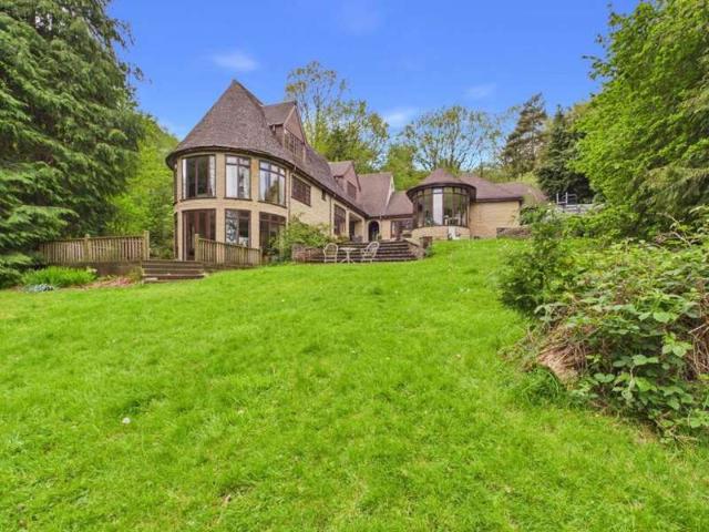 5 Bedroom Property