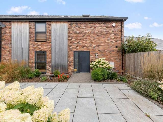 5 Bedroom Property