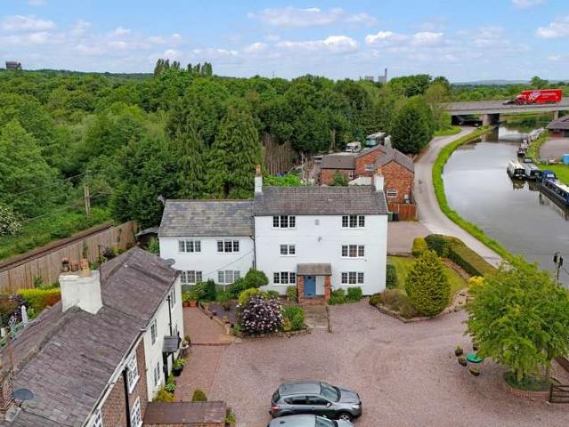 5 Bedroom Property