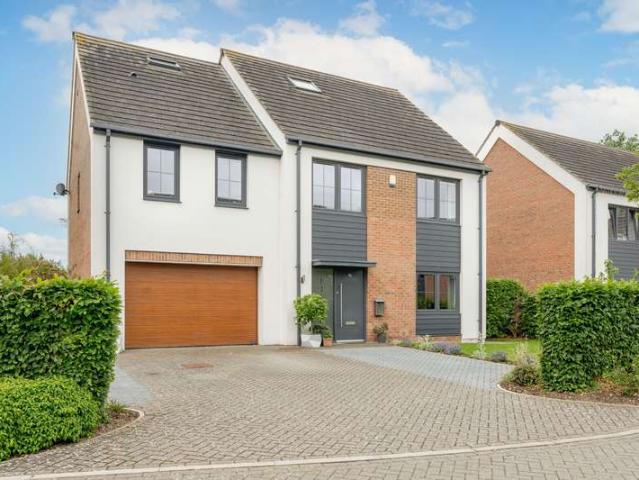 5 Bedroom Property