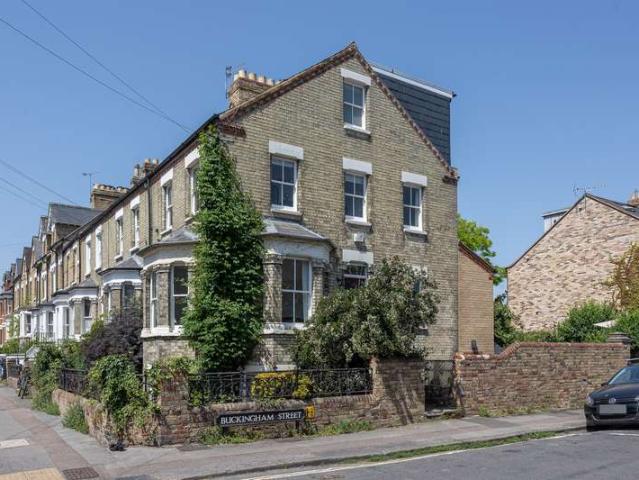 5 Bedroom Property