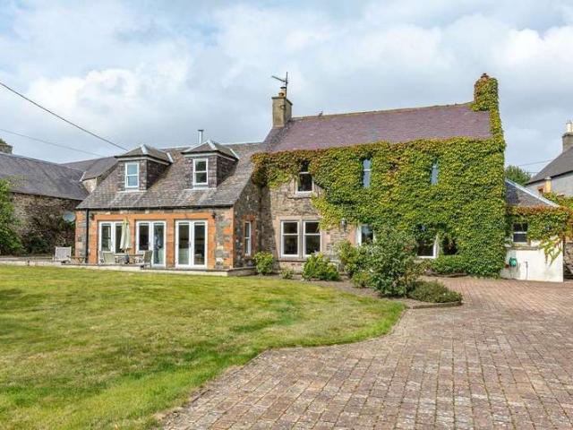 5 Bedroom Property