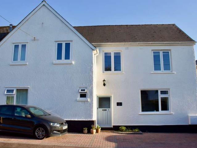 5 Bedroom Property