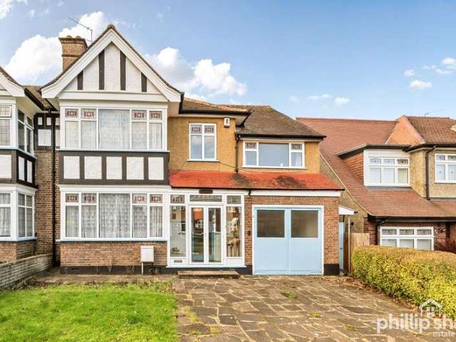 5 Bedroom Property