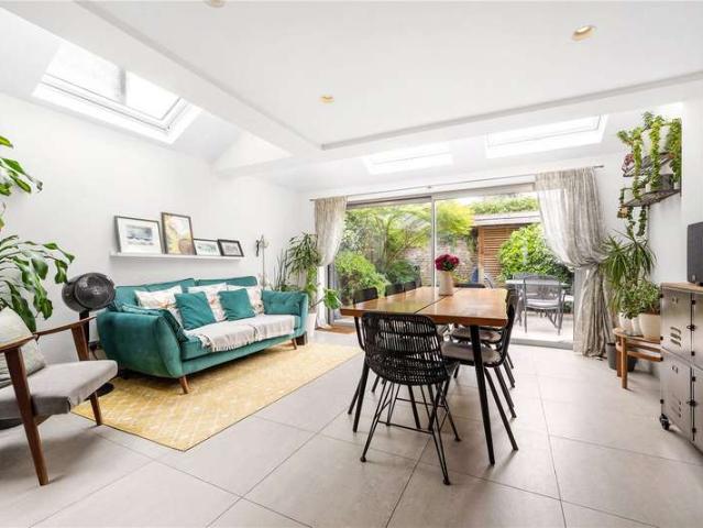 5 Bedroom Property