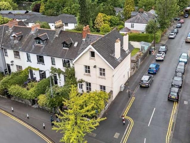 5 Bedroom Property