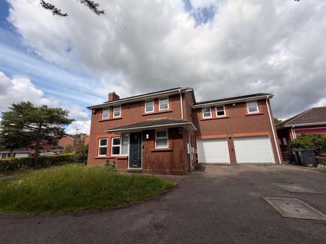 5 Bedroom Property