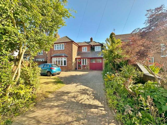 5 Bedroom Property