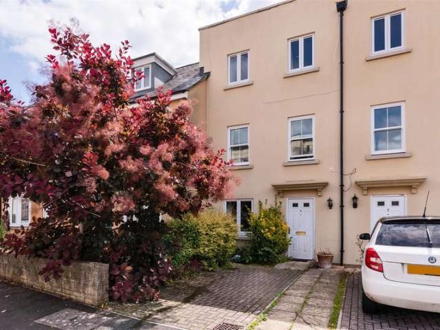 5 Bedroom Property