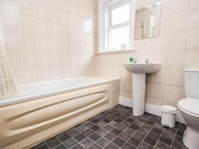 5 bedroom property for rent in Capstone Road, Bournemouth, BH8