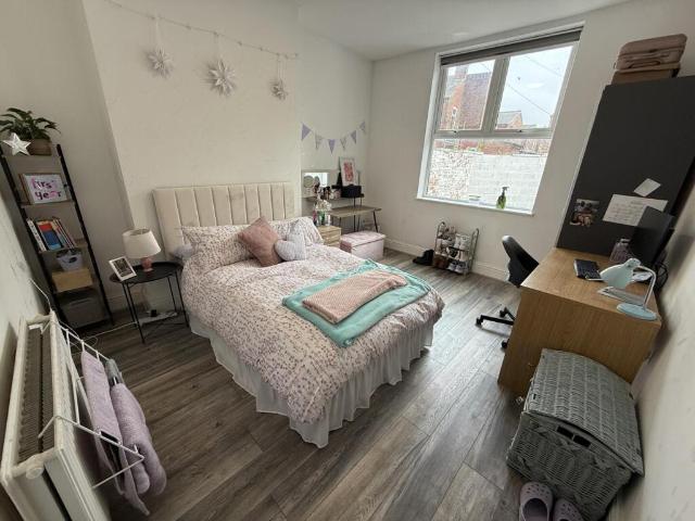 5 bedroom property for rent in Denison Road, Victoria Park, £150pppw, M14