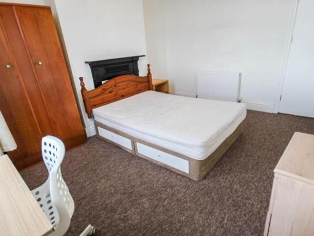 5 bedroom property for rent in Kings Road, Bournemouth, BH3